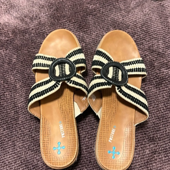BareTraps | Shoes | Bare Traps Sandals Posture Perfect | Poshmark